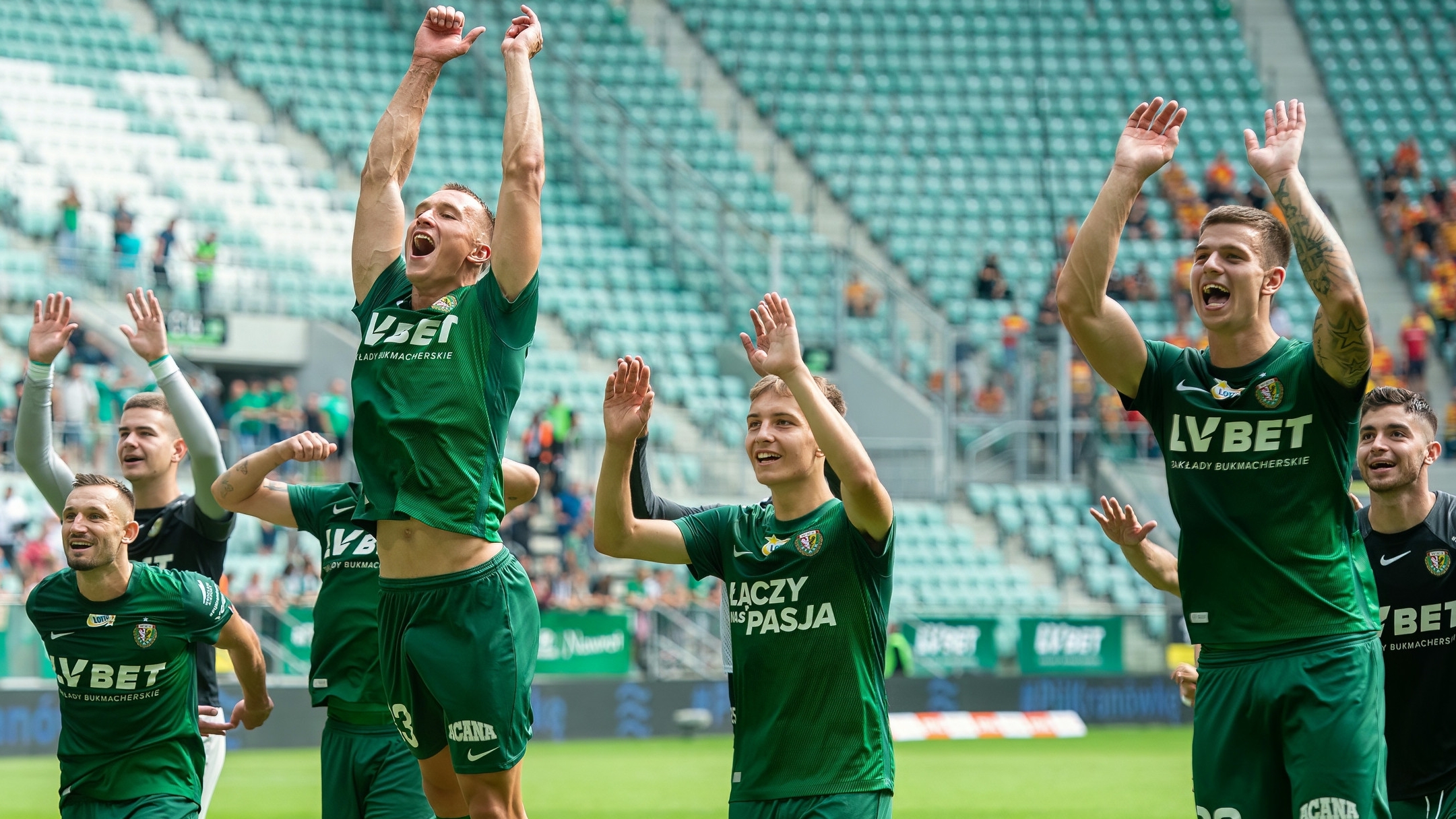 Brytyjski serwis wyróżnił piłkarza Śląska. Polak w gronie największych ...